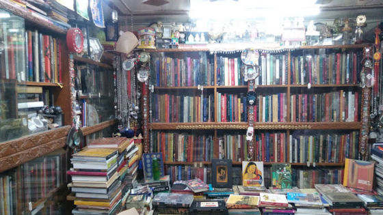 Best Book Stores In Ahmedabad 2024